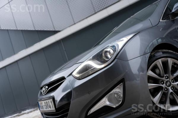 Pelēks Hyundai i40 2016 Rīga, ar dzinēja tilpumu 1.70 L un nobraukumu 293 tūkst. km par 5700 €, foto 2 vietnē AUTOMOTO.COM.LV