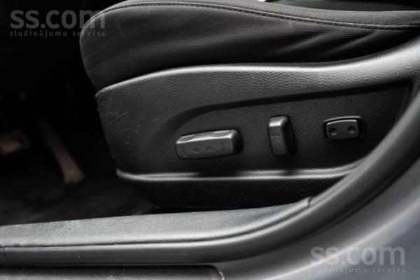 Pelēks Hyundai i40 2016 Rīga, ar dzinēja tilpumu 1.70 L un nobraukumu 293 tūkst. km par 5700 €, foto 10 vietnē AUTOMOTO.COM.LV