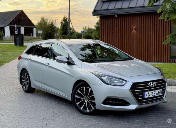 Grey Hyundai i40 2016 in Vilnius, with an engine capacity of 1.70 L and mileage of 264 thousand km for 7700 €, photo 1 on AUTOMOTO.COM.LV