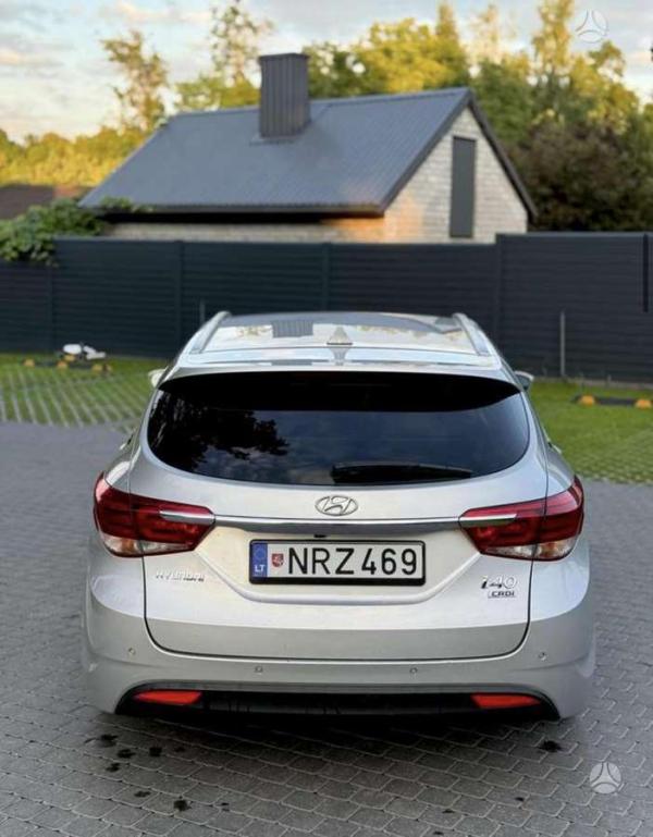 Grey Hyundai i40 2016 in Vilnius, with an engine capacity of 1.70 L and mileage of 264 thousand km for 7700 €, photo 6 on AUTOMOTO.COM.LV
