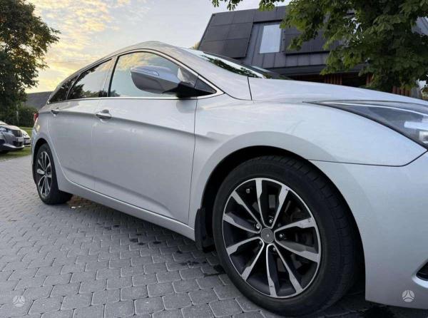Grey Hyundai i40 2016 in Vilnius, with an engine capacity of 1.70 L and mileage of 264 thousand km for 7700 €, photo 9 on AUTOMOTO.COM.LV