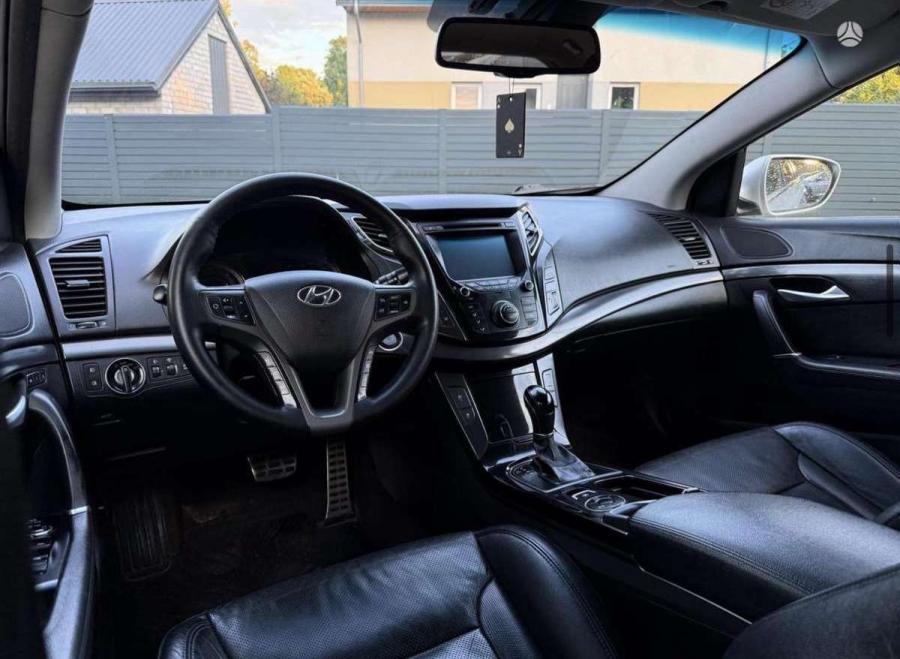 Pelēks Hyundai i40 2016 Viļņa, ar dzinēja tilpumu 1.70 L un nobraukumu 264 tūkst. km par 7700 €, foto 12 vietnē AUTOMOTO.COM.LV