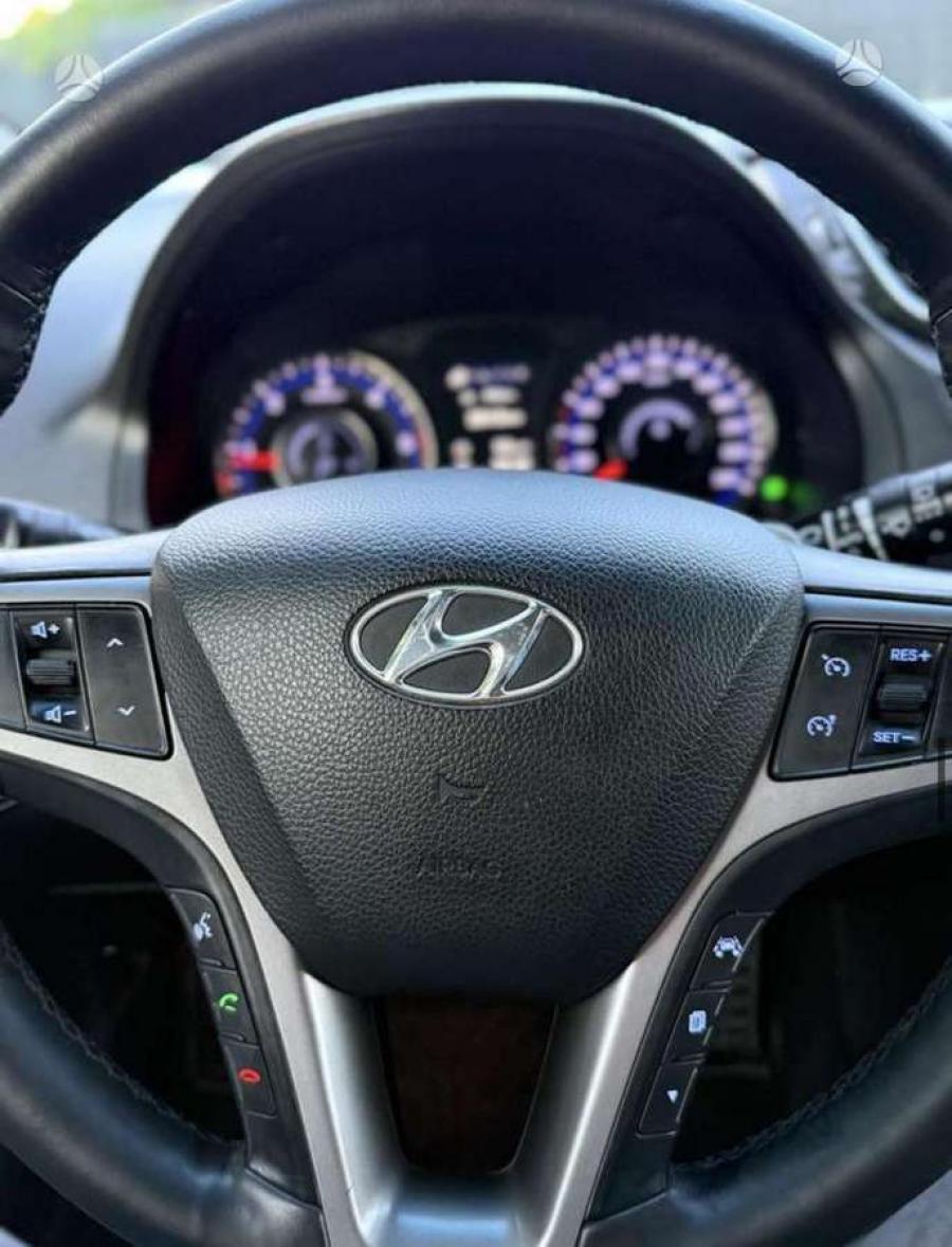 Pelēks Hyundai i40 2016 Viļņa, ar dzinēja tilpumu 1.70 L un nobraukumu 264 tūkst. km par 7700 €, foto 17 vietnē AUTOMOTO.COM.LV