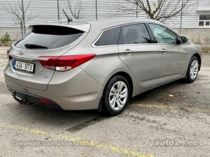 Grey Hyundai i40 2017 in Parnu, with an engine capacity of 1.70 L and mileage of 169 thousand km for 8990 €, photo 5 on AUTOMOTO.COM.LV