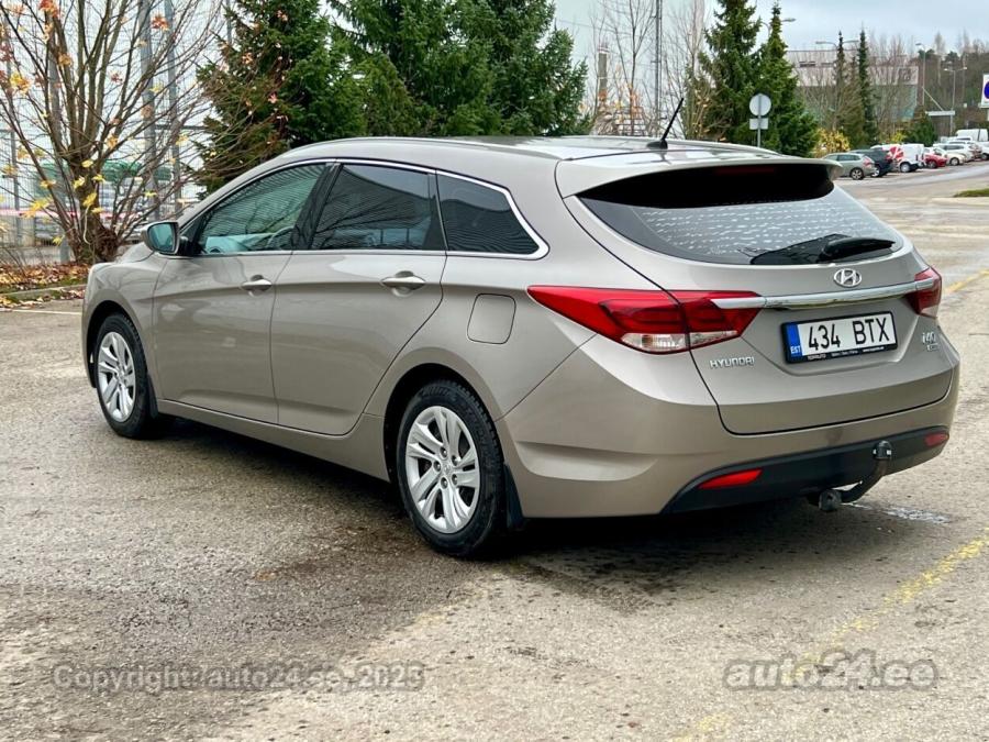 Grey Hyundai i40 2017 in Parnu, with an engine capacity of 1.70 L and mileage of 169 thousand km for 8990 €, photo 7 on AUTOMOTO.COM.LV