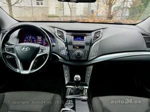 Grey Hyundai i40 2017 in Parnu, with an engine capacity of 1.70 L and mileage of 169 thousand km for 8990 €, photo 16 on AUTOMOTO.COM.LV