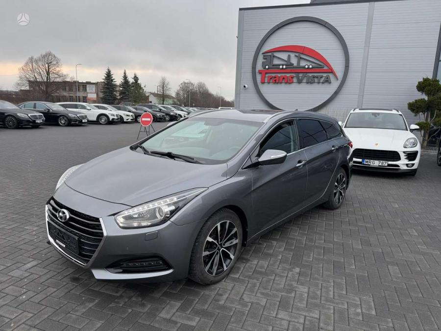 Grey Hyundai i40 2017 in Telschi, with an engine capacity of 1.69 L and mileage of 255 thousand km for 6999 €, photo 2 on AUTOMOTO.COM.LV