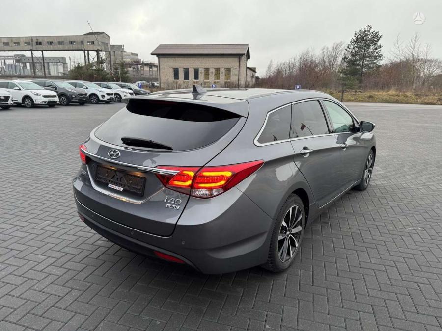 Grey Hyundai i40 2017 in Telschi, with an engine capacity of 1.69 L and mileage of 255 thousand km for 6999 €, photo 7 on AUTOMOTO.COM.LV