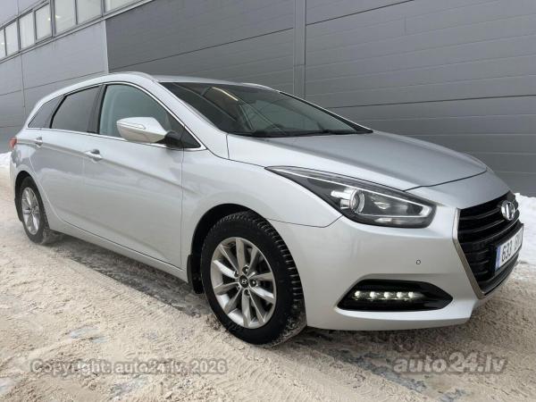 Grey Hyundai i40 2017 in Kuressaare, with an engine capacity of 1.60 L and mileage of 104 thousand km for 9990 €, photo 3 on AUTOMOTO.COM.LV