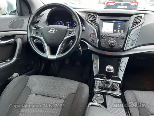Grey Hyundai i40 2017 in Kuressaare, with an engine capacity of 1.60 L and mileage of 104 thousand km for 9990 €, photo 10 on AUTOMOTO.COM.LV
