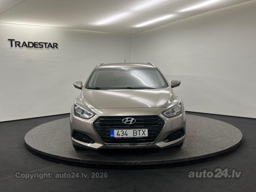 Grey Hyundai i40 2017 in Parnu, with an engine capacity of 1.70 L and mileage of 169 thousand km for 8990 €, photo 2 on AUTOMOTO.COM.LV