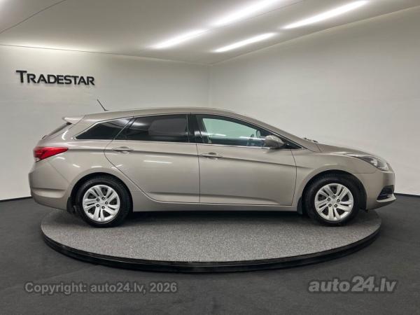 Pelēks Hyundai i40 2017 Pērnava, ar dzinēja tilpumu 1.70 L un nobraukumu 169 tūkst. km par 8990 €, foto 4 vietnē AUTOMOTO.COM.LV