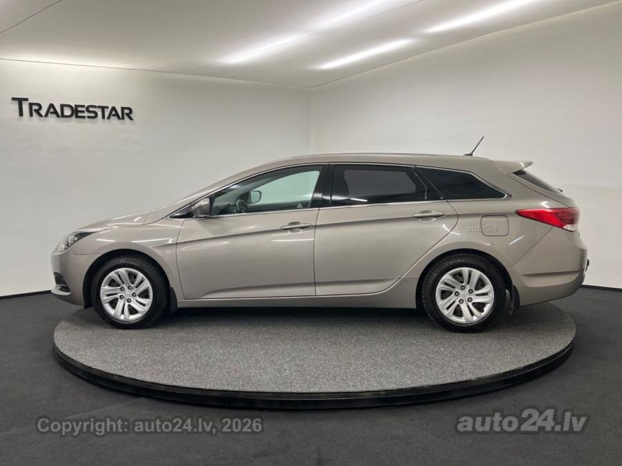 Grey Hyundai i40 2017 in Parnu, with an engine capacity of 1.70 L and mileage of 169 thousand km for 8990 €, photo 8 on AUTOMOTO.COM.LV