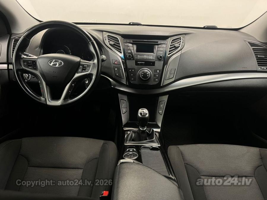 Grey Hyundai i40 2017 in Parnu, with an engine capacity of 1.70 L and mileage of 169 thousand km for 8990 €, photo 12 on AUTOMOTO.COM.LV