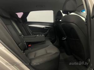 Grey Hyundai i40 2017 in Parnu, with an engine capacity of 1.70 L and mileage of 169 thousand km for 8990 €, photo 14 on AUTOMOTO.COM.LV