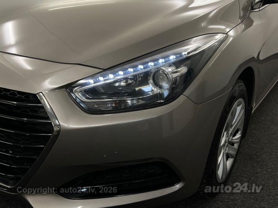 Grey Hyundai i40 2017 in Parnu, with an engine capacity of 1.70 L and mileage of 169 thousand km for 8990 €, photo 22 on AUTOMOTO.COM.LV