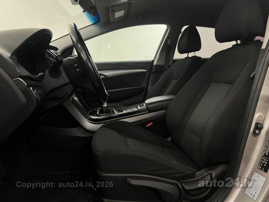 Pelēks Hyundai i40 2017 Pērnava, ar dzinēja tilpumu 1.70 L un nobraukumu 169 tūkst. km par 8990 €, foto 9 vietnē AUTOMOTO.COM.LV