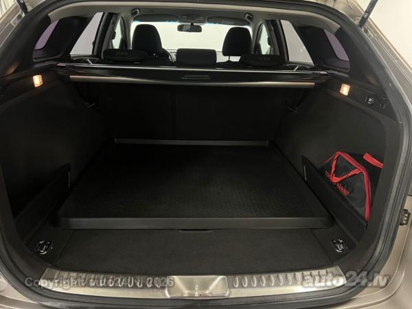 Grey Hyundai i40 2017 in Parnu, with an engine capacity of 1.70 L and mileage of 169 thousand km for 8990 €, photo 11 on AUTOMOTO.COM.LV