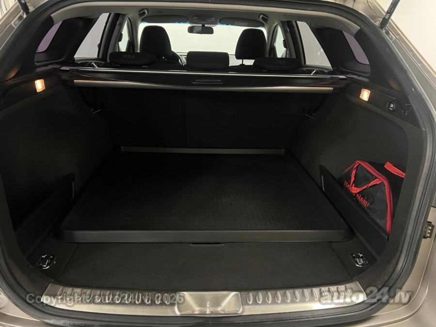 Pelēks Hyundai i40 2017 Pērnava, ar dzinēja tilpumu 1.70 L un nobraukumu 169 tūkst. km par 8990 €, foto 11 vietnē AUTOMOTO.COM.LV