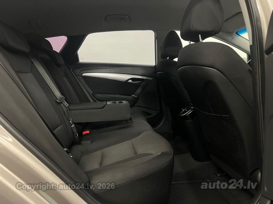 Pelēks Hyundai i40 2017 Pērnava, ar dzinēja tilpumu 1.70 L un nobraukumu 169 tūkst. km par 8990 €, foto 14 vietnē AUTOMOTO.COM.LV
