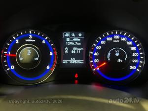 Pelēks Hyundai i40 2017 Pērnava, ar dzinēja tilpumu 1.70 L un nobraukumu 169 tūkst. km par 8990 €, foto 17 vietnē AUTOMOTO.COM.LV