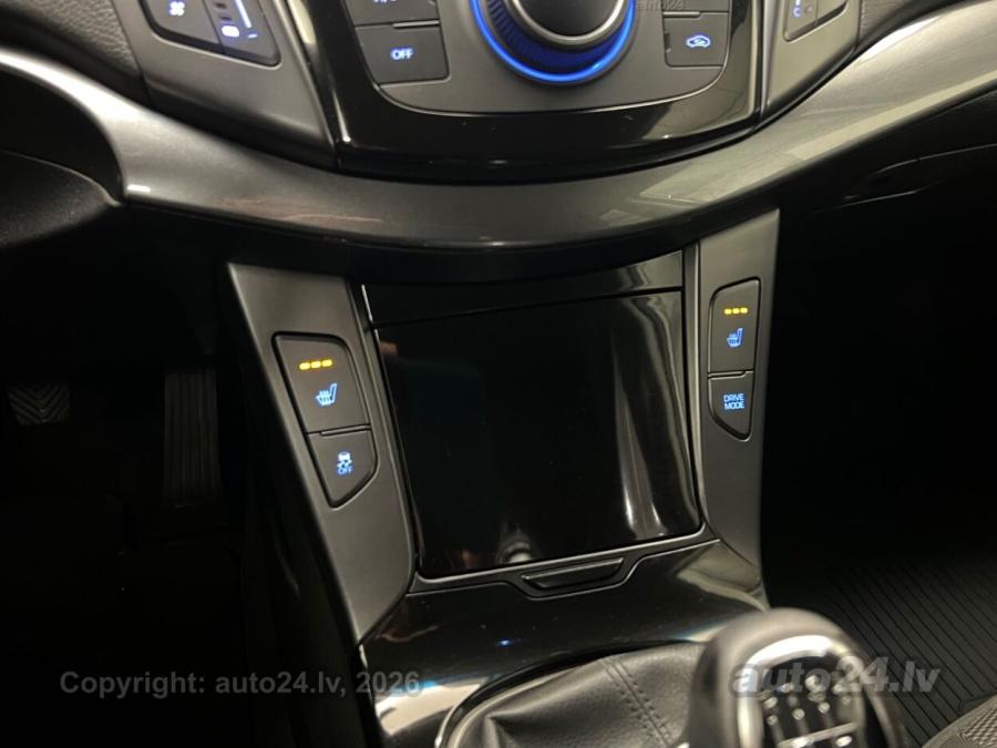 Pelēks Hyundai i40 2017 Pērnava, ar dzinēja tilpumu 1.70 L un nobraukumu 169 tūkst. km par 8990 €, foto 19 vietnē AUTOMOTO.COM.LV