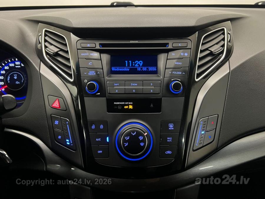 Pelēks Hyundai i40 2017 Pērnava, ar dzinēja tilpumu 1.70 L un nobraukumu 169 tūkst. km par 8990 €, foto 20 vietnē AUTOMOTO.COM.LV
