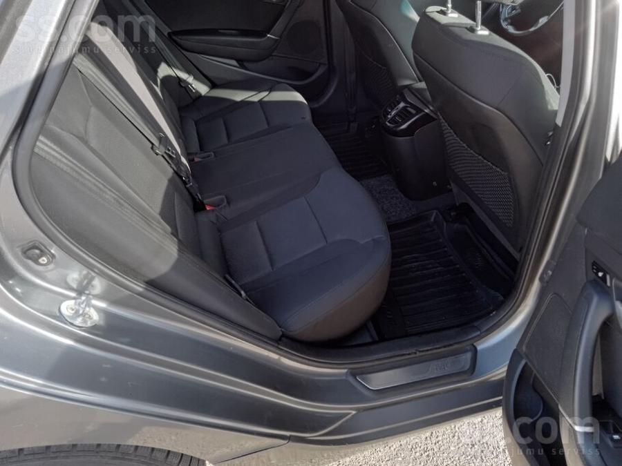Grey Hyundai i40 2017 in Riga, with an engine capacity of 1.70 L and mileage of 325 thousand km for 6250 €, photo 10 on AUTOMOTO.COM.LV