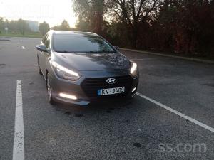 Grey Hyundai i40 2017 in Riga, with an engine capacity of 1.70 L and mileage of 325 thousand km for 5100 €, photo 1 on AUTOMOTO.COM.LV