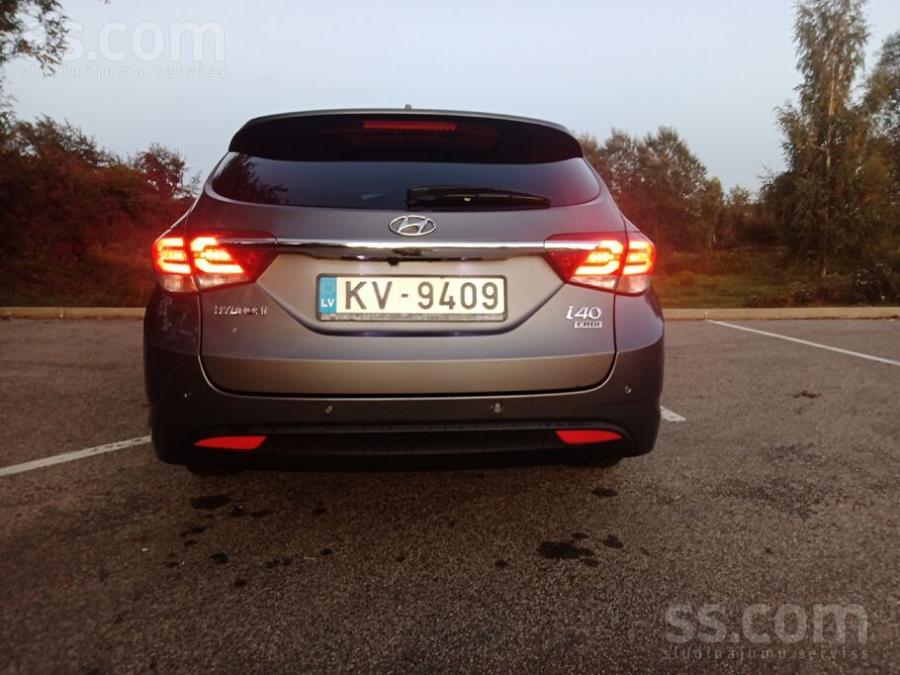 Grey Hyundai i40 2017 in Riga, with an engine capacity of 1.70 L and mileage of 325 thousand km for 5100 €, photo 4 on AUTOMOTO.COM.LV
