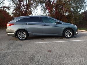 Grey Hyundai i40 2017 in Riga, with an engine capacity of 1.70 L and mileage of 325 thousand km for 5100 €, photo 5 on AUTOMOTO.COM.LV