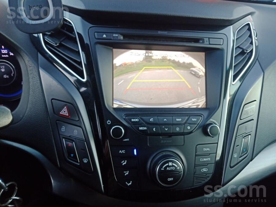 Grey Hyundai i40 2017 in Riga, with an engine capacity of 1.70 L and mileage of 325 thousand km for 5100 €, photo 12 on AUTOMOTO.COM.LV