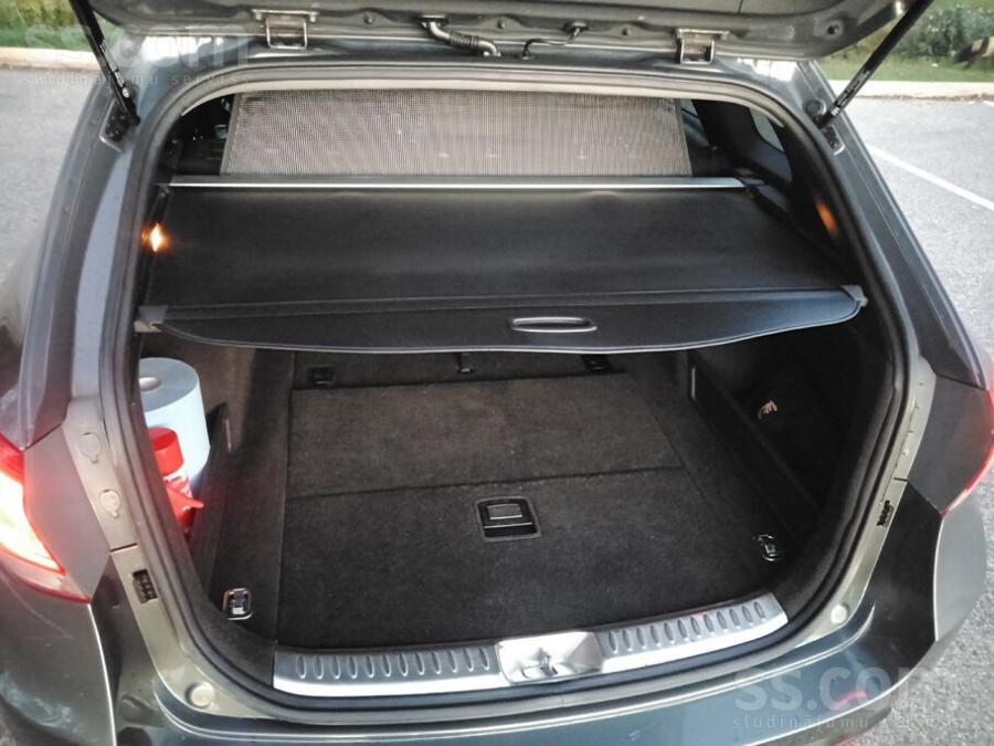 Grey Hyundai i40 2017 in Riga, with an engine capacity of 1.70 L and mileage of 325 thousand km for 5100 €, photo 13 on AUTOMOTO.COM.LV