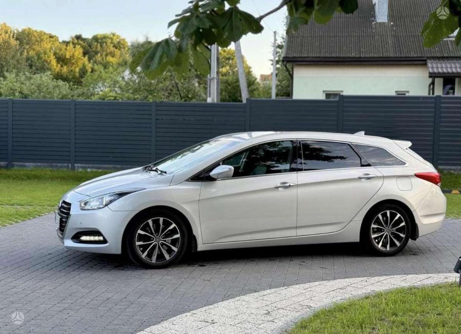 Pelēks Hyundai i40 2017 Viļņa, ar dzinēja tilpumu 1.69 L un nobraukumu 258 tūkst. km par 7000 €, foto 5 vietnē AUTOMOTO.COM.LV