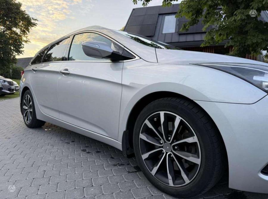 Pelēks Hyundai i40 2017 Viļņa, ar dzinēja tilpumu 1.69 L un nobraukumu 258 tūkst. km par 7000 €, foto 10 vietnē AUTOMOTO.COM.LV