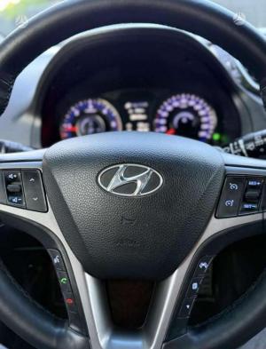 Pelēks Hyundai i40 2017 Viļņa, ar dzinēja tilpumu 1.70 L un nobraukumu 267 tūkst. km par 6500 €, foto 17 vietnē AUTOMOTO.COM.LV