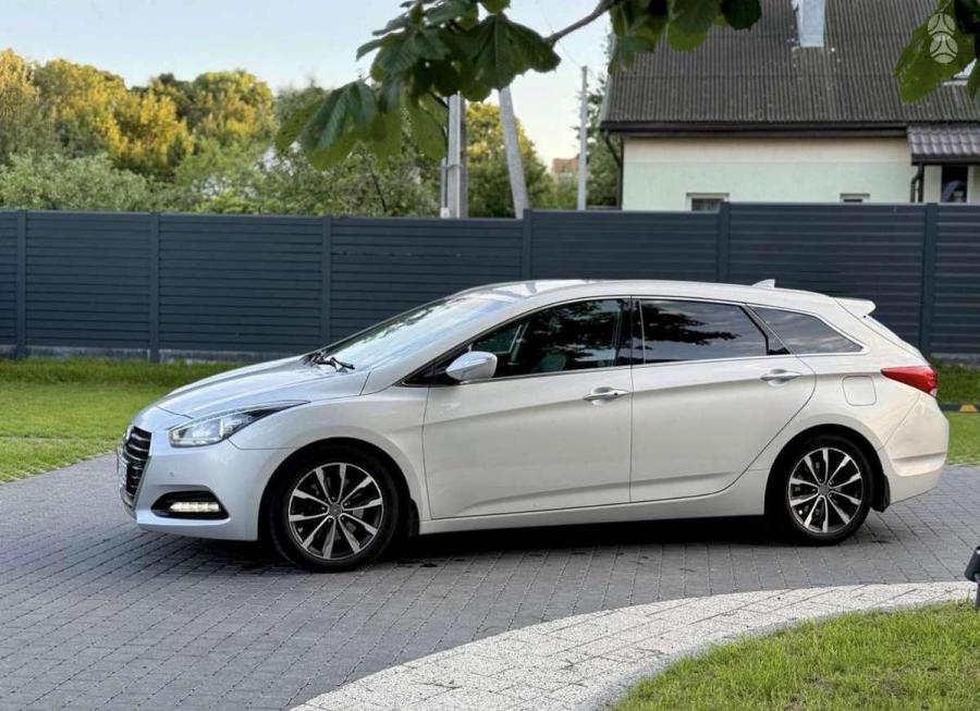 Pelēks Hyundai i40 2017 Viļņa, ar dzinēja tilpumu 1.69 L un nobraukumu 263 tūkst. km par 6900 €, foto 5 vietnē AUTOMOTO.COM.LV