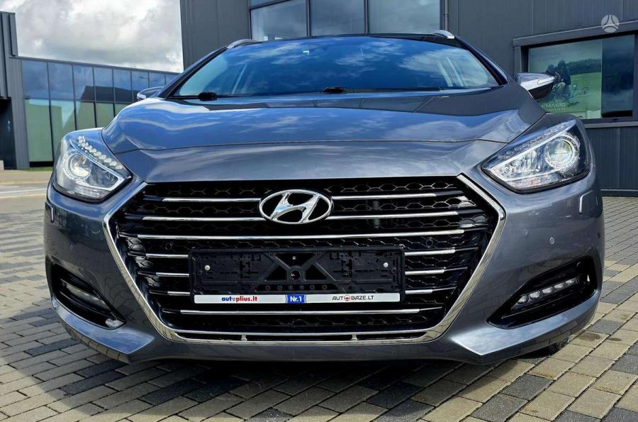 Grey Hyundai i40 2017 in Siauliai, with an engine capacity of 1.69 L and mileage of 99 thousand km for 10750 €, photo 3 on AUTOMOTO.COM.LV