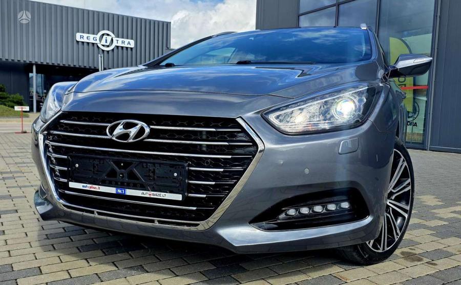 Grey Hyundai i40 2017 in Siauliai, with an engine capacity of 1.69 L and mileage of 99 thousand km for 10750 €, photo 8 on AUTOMOTO.COM.LV