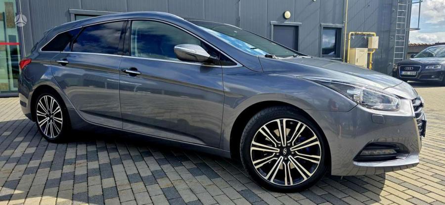 Grey Hyundai i40 2017 in Siauliai, with an engine capacity of 1.69 L and mileage of 99 thousand km for 10750 €, photo 14 on AUTOMOTO.COM.LV