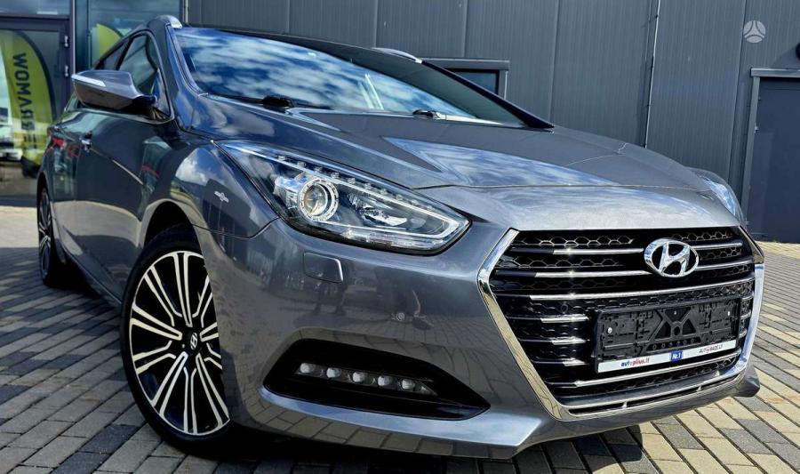 Grey Hyundai i40 2017 in Siauliai, with an engine capacity of 1.69 L and mileage of 99 thousand km for 10750 €, photo 15 on AUTOMOTO.COM.LV