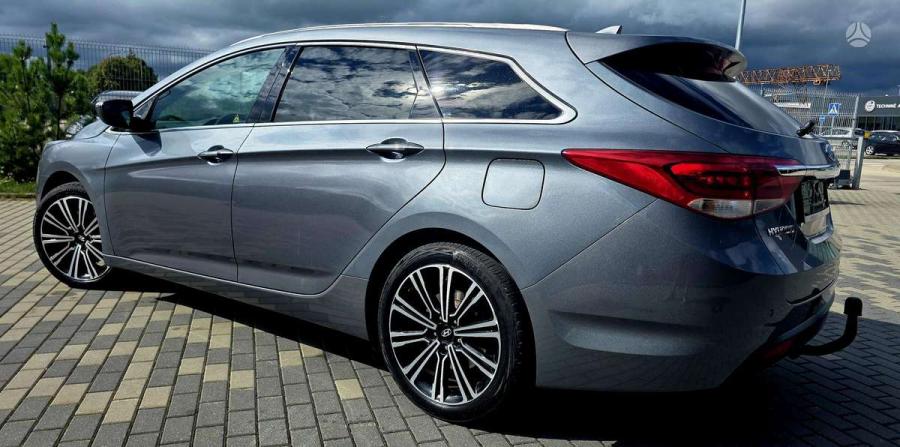 Grey Hyundai i40 2017 in Siauliai, with an engine capacity of 1.69 L and mileage of 99 thousand km for 10750 €, photo 17 on AUTOMOTO.COM.LV