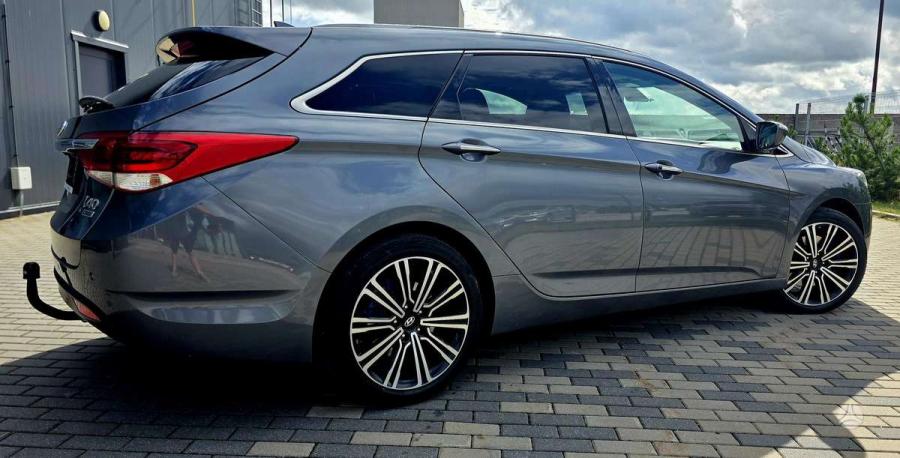Grey Hyundai i40 2017 in Siauliai, with an engine capacity of 1.69 L and mileage of 99 thousand km for 10750 €, photo 20 on AUTOMOTO.COM.LV