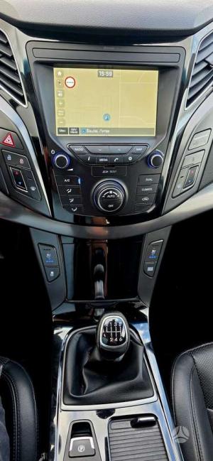 Grey Hyundai i40 2017 in Siauliai, with an engine capacity of 1.69 L and mileage of 99 thousand km for 10750 €, photo 35 on AUTOMOTO.COM.LV