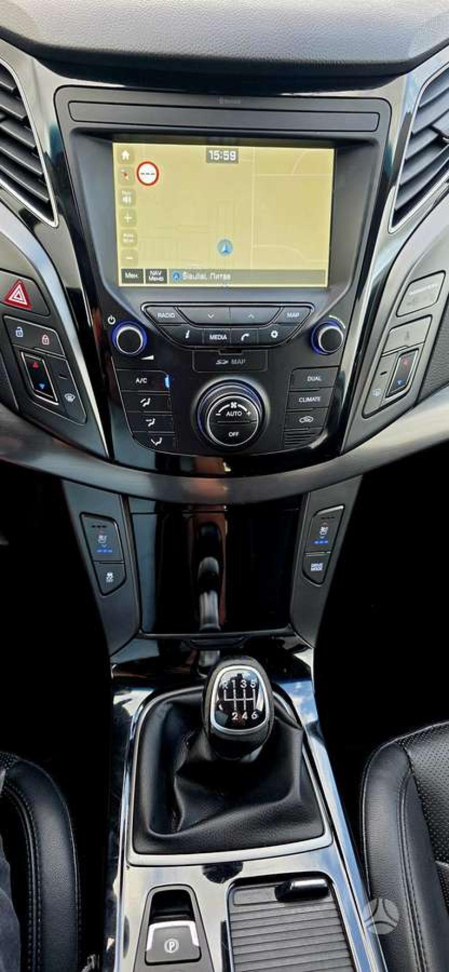 Grey Hyundai i40 2017 in Siauliai, with an engine capacity of 1.69 L and mileage of 99 thousand km for 10750 €, photo 35 on AUTOMOTO.COM.LV