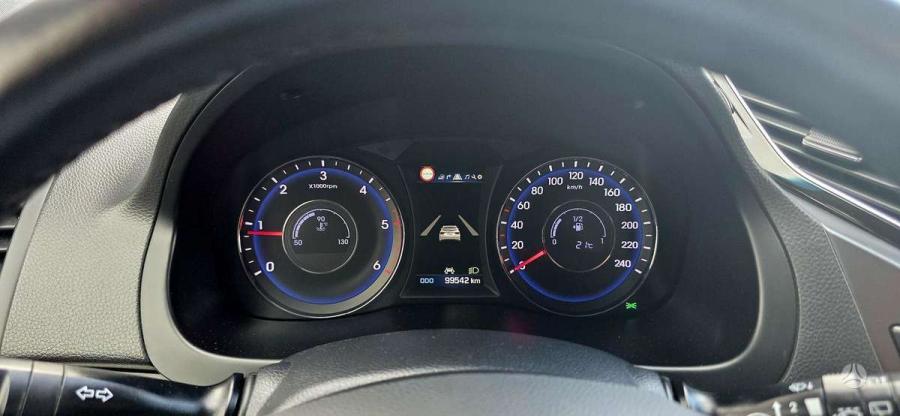 Grey Hyundai i40 2017 in Siauliai, with an engine capacity of 1.69 L and mileage of 99 thousand km for 10750 €, photo 37 on AUTOMOTO.COM.LV