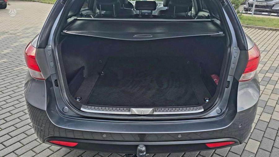 Grey Hyundai i40 2017 in Siauliai, with an engine capacity of 1.69 L and mileage of 99 thousand km for 10750 €, photo 42 on AUTOMOTO.COM.LV