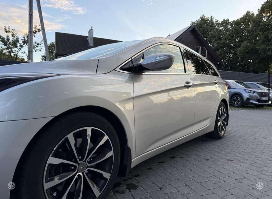 Grey Hyundai i40 2017 in Vilnius, with an engine capacity of 0.00 L and mileage of 264 thousand km for 6500 €, photo 20 on AUTOMOTO.COM.LV