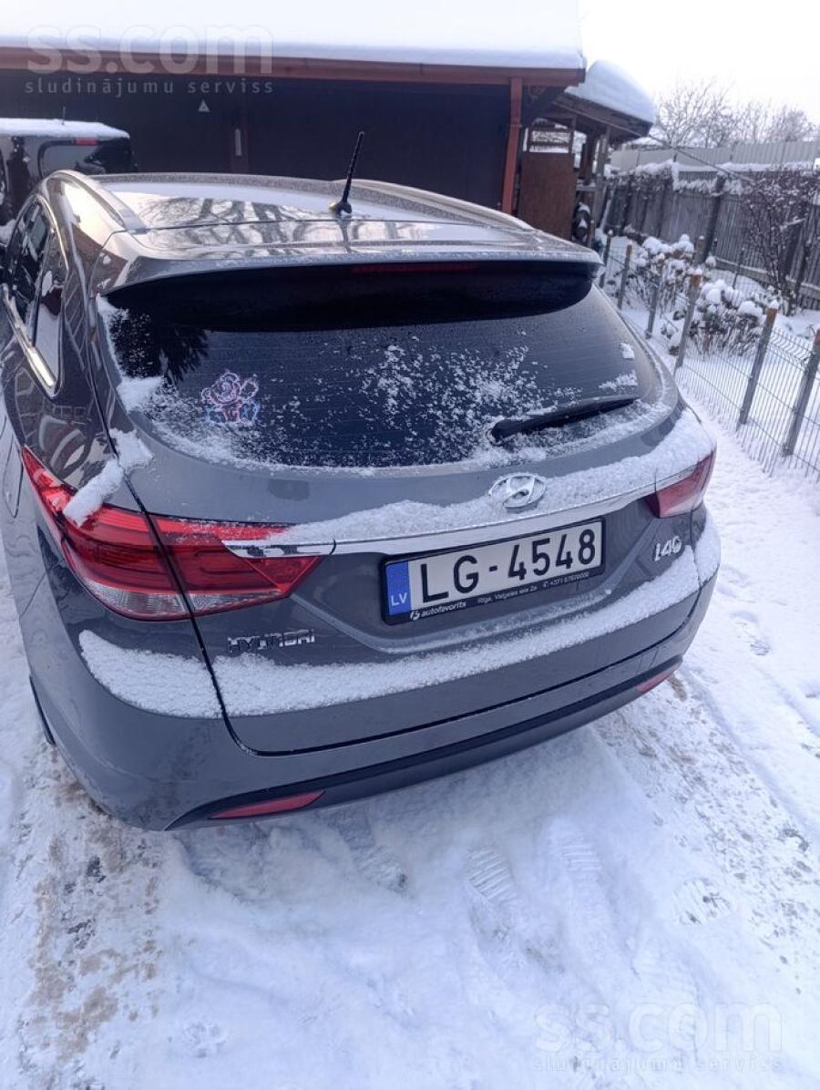 Pelēks Hyundai i40 2018 Rīga, ar dzinēja tilpumu 1.60 L un nobraukumu 217 tūkst. km par 7500 €, foto 4 vietnē AUTOMOTO.COM.LV