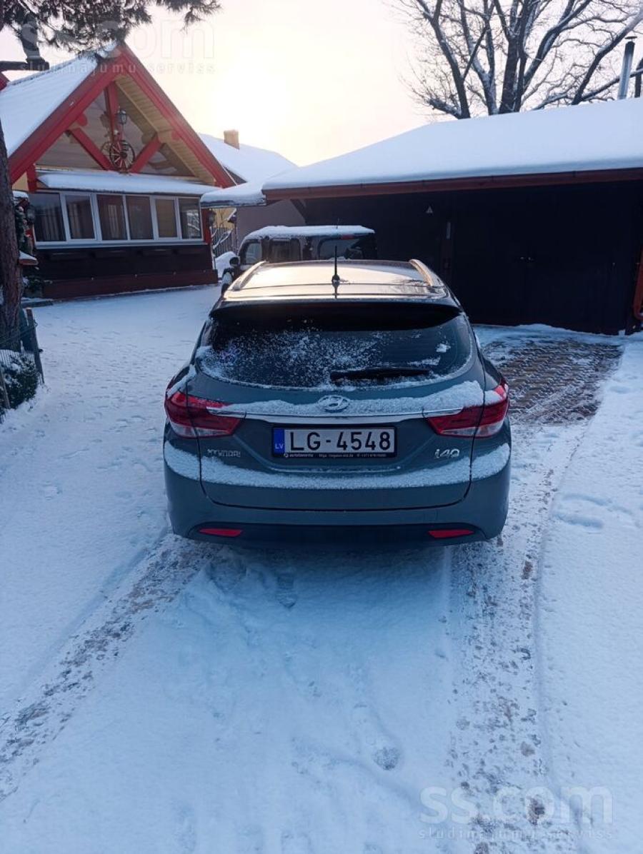 Pelēks Hyundai i40 2018 Rīga, ar dzinēja tilpumu 1.60 L un nobraukumu 217 tūkst. km par 7500 €, foto 5 vietnē AUTOMOTO.COM.LV